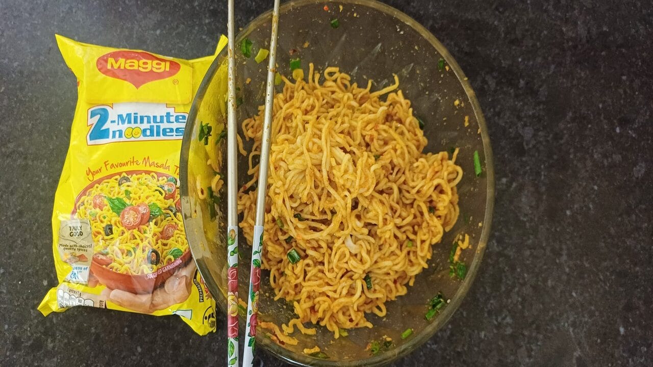 Hot Oil Maggi Noodles - Cooldesichinese